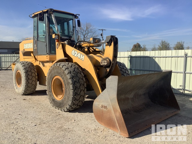 2003 John Deere 624H Wheel Loader in Grove City, Ohio, United States ...
