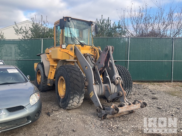 2004 Volvo L90E Wheel Loader (Inoperable) in South Bend, Indiana ...