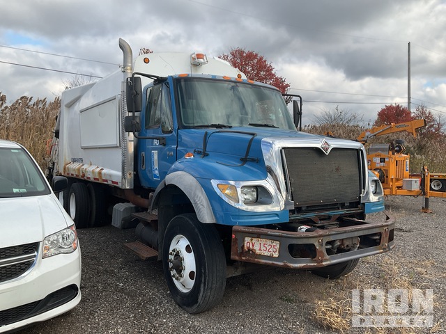 2003 International 7600 6x4 Rear Loader Waste Collection Truck ...
