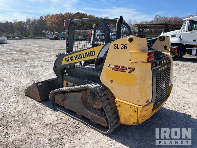 2013 New Holland C227 Compact Track Loader in New Berlin, Wisconsin ...