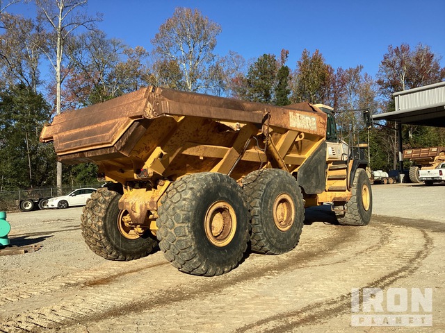 2005 John Deere 400D Articulated Dump Truck in Raleigh, North Carolina ...