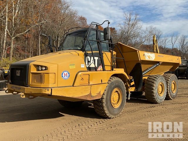 2014 Cat 725C Articulated Dump Truck in Troutville, Virginia, United ...