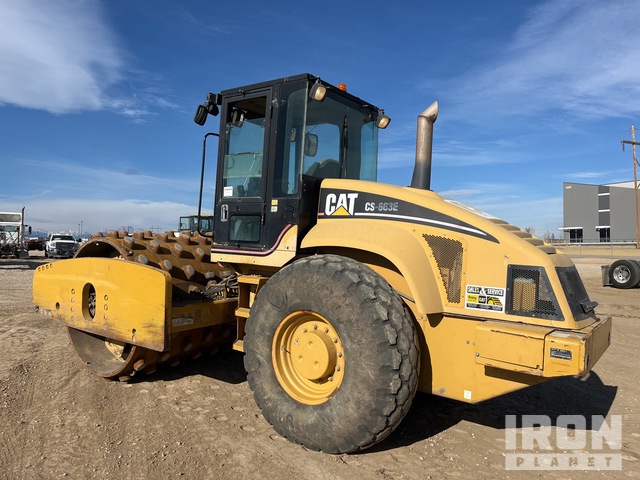 2004 Cat CS663E Smooth Drum Compactor in Longmont, Colorado, United ...