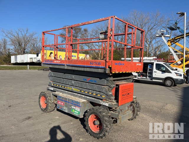 2005 Skyjack SJ7135 Dual Fuel 4x4 Scissor Lift in St. Charles, Illinois ...