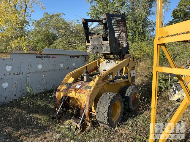 2003 Cat 236 Skid Steer Loader (Inoperable) in Robins, Iowa, United ...