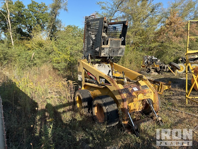 2003 Cat 236 Skid Steer Loader (Inoperable) in Robins, Iowa, United ...