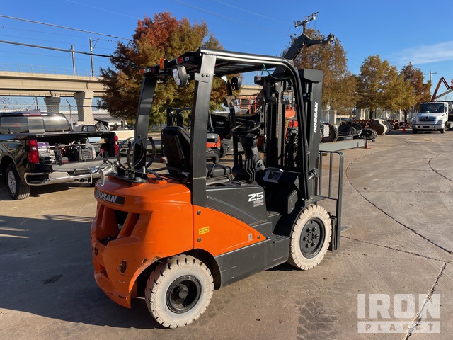 2022 (unverified) Doosan G25E-7 4600 lb Pneumatic Tire Forklift in ...