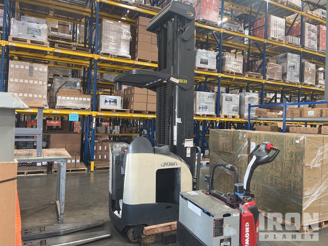 2002 Crown 5200 Series 3000 lb Electric Forklift in Rancho Cucamonga ...