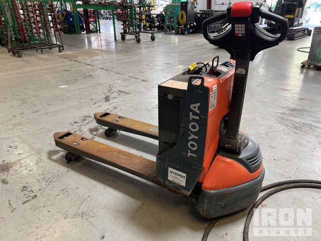 2019 (unverified) Toyota 8HBW23 4500 lb Electric Pallet Jack in Oldsmar ...