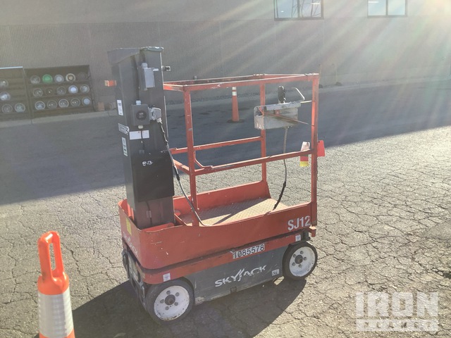 2016 Skyjack SJ12 Electric Vertical Mast Lift in St. Paul, Minnesota ...
