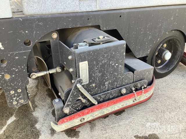 Tomcat GTX Ride-On Floor Scrubber in Kapolei, Hawaii, United States ...