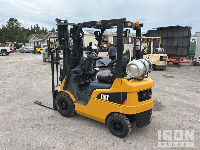 Cat P3000-LP 2450 lb Pneumatic Tire Forklift in Lake Butler, Florida ...