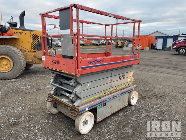 Skyjack SJIII-4632 Electric Scissor Lift in Carleton, Michigan, United ...