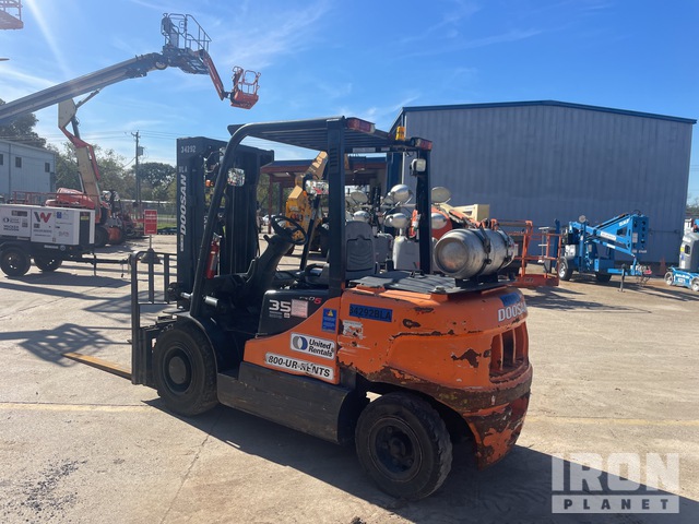 2016 Doosan D35S-5 6950 lb Pneumatic Tire Forklift in League City ...