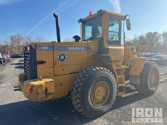 2001 Volvo L90D Wheel Loader in Davenport, Iowa, United States ...