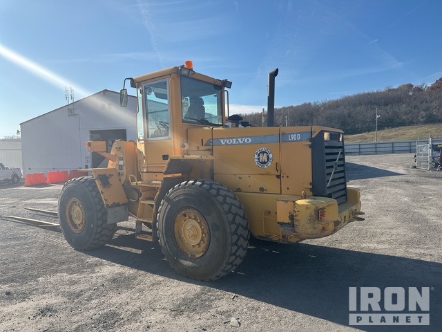 2001 Volvo L90D Wheel Loader in Davenport, Iowa, United States ...
