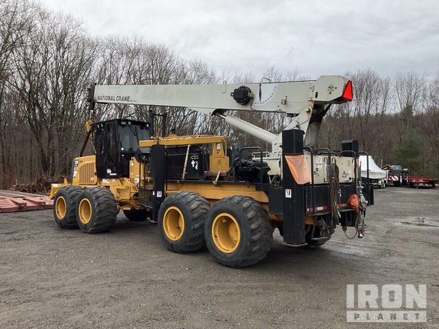 National Crane 800D Telescopic Boom on 2008 Cat 574 8x8 Log Forwarder ...