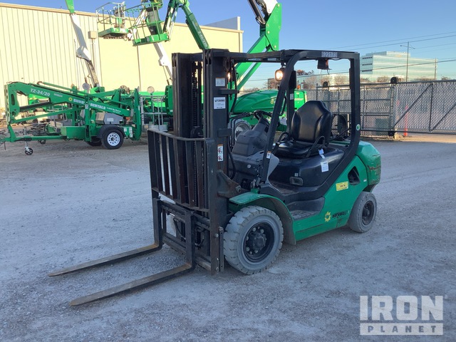 2014 Komatsu FG25T-16 4650 lb Pneumatic Tire Forklift in Flowood ...