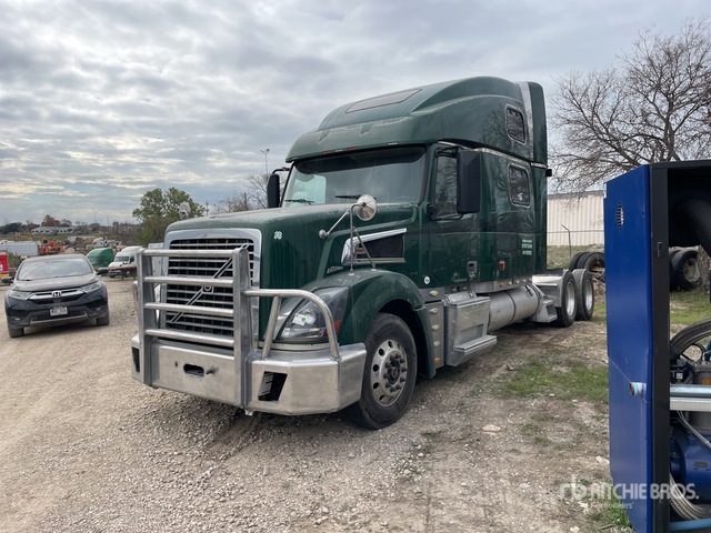 2006 Volvo VT 880 6x4 T/A Sleeper Truck Tractor (Inoperable) | Ritchie ...