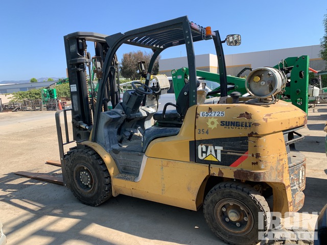 2014 Cat GP50CN1 9650 lb Pneumatic Tire Forklift (Inoperable) in ...