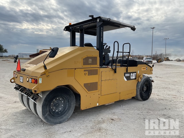 2017 Cat CW34 8 Wheel Pneumatic Roller in Waco, Texas, United States ...