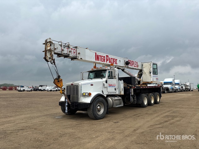 Altec AC40-103S 40 ton on 2011 Peterbilt 367 8x6 Autocarro con braccio ...