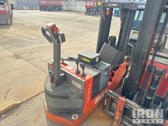 2018 (unverified) Toyota 6BWC20 3750 lb Electric Stacker in St. Louis ...