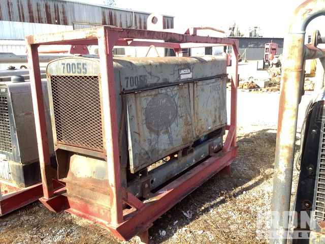 2002 Lincoln SAE 400 400 A Skid-Mounted Stick Engine Driven Welder in ...