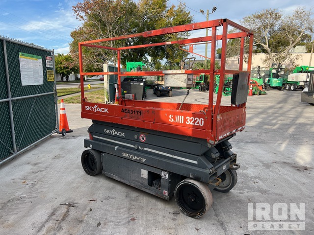 2017 Skyjack SJIII-3220 Electric Scissor Lift in Pinellas Park, Florida ...