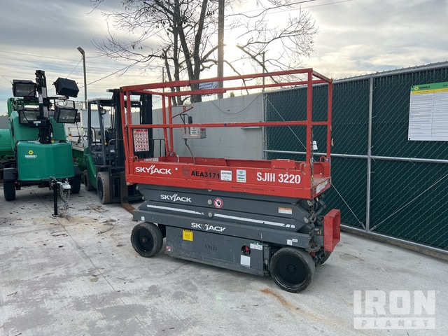 2017 Skyjack SJIII-3220 Electric Scissor Lift in Pinellas Park, Florida ...