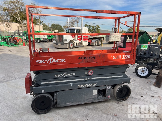 2017 Skyjack SJIII-3220 Electric Scissor Lift in Pinellas Park, Florida ...