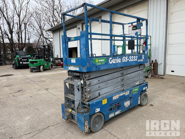 2015 Genie GS-3232 Electric Scissor Lift in Evansville, Indiana, United ...