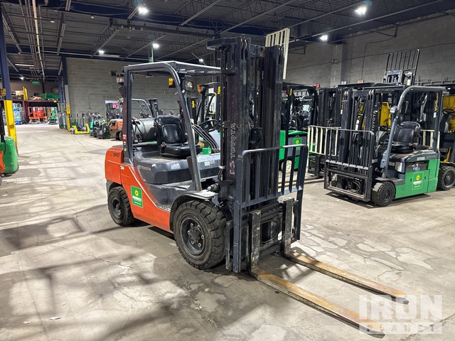 2015 Toyota 8FGU32 Pneumatic Tire Forklift in Islip, New York, United ...