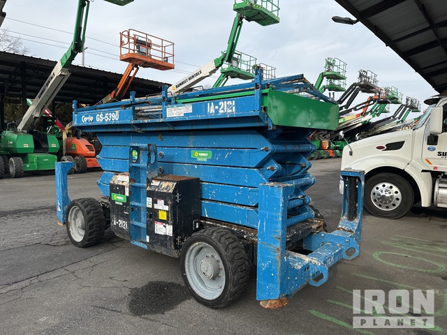 2015 Genie GS-5390 RT Diesel 4x4 Scissor Lift in Islip, New York ...