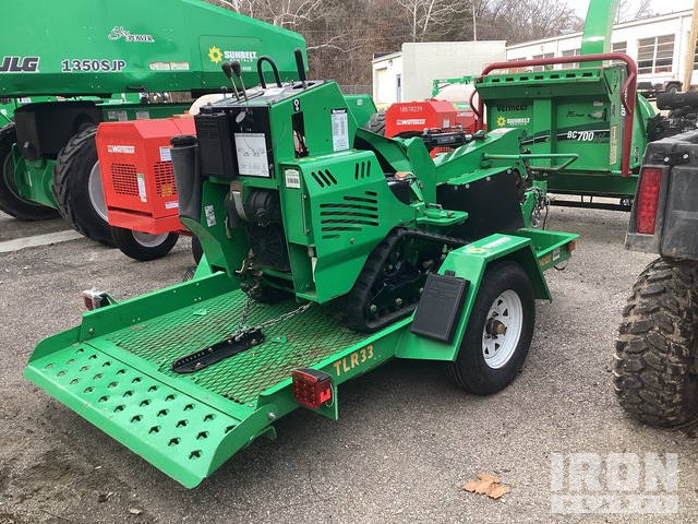 2016 Vermeer SC30TX Tracked Stump Grinder w/ Vermeer TLR33 Trailer in ...