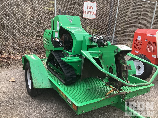 2016 Vermeer SC30TX Tracked Stump Grinder w/ Vermeer TLR33 Trailer in ...