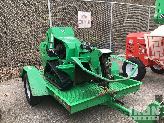 2016 Vermeer SC30TX Tracked Stump Grinder w/ Vermeer TLR33 Trailer in ...