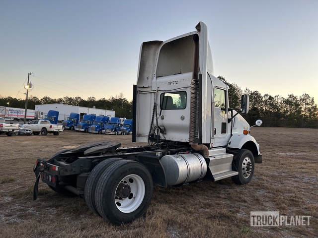 2013 Kenworth T800 4x2 S/A Day Cab Truck Tractor in Clanton, Alabama ...
