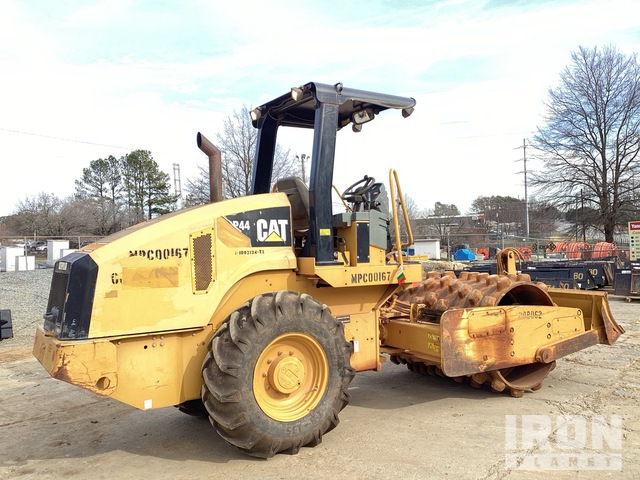 2013 Cat CP44 Padfoot Drum Compactor in Kennesaw, Georgia, United ...
