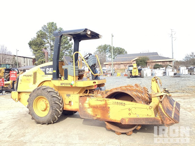 2013 Cat CP44 Padfoot Drum Compactor in Kennesaw, Georgia, United ...