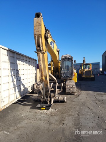 2002 Cat 320CLU Tracked Excavator in Vernon, California, United States ...