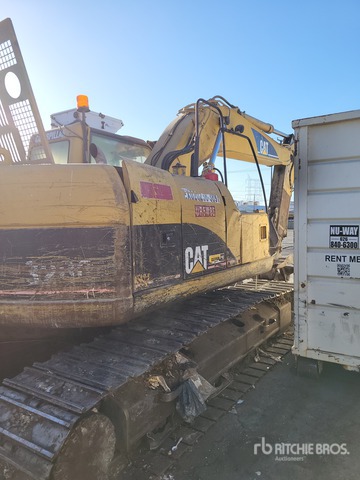 2002 Cat 320CLU Tracked Excavator in Vernon, California, United States ...