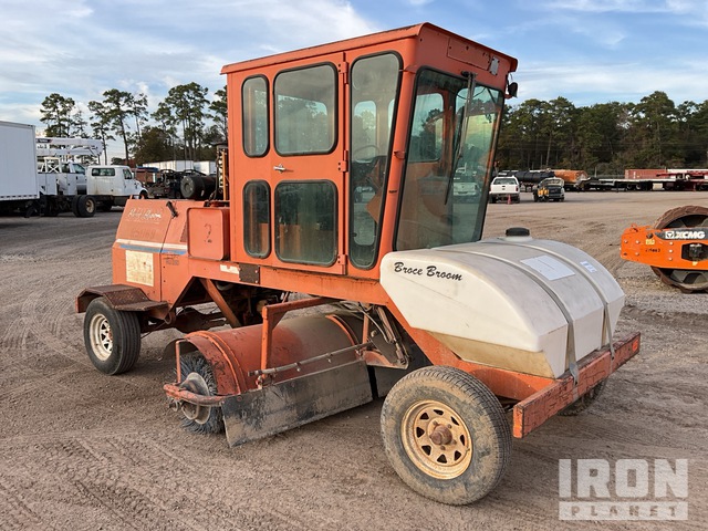 2000 Broce RJ350 Self-Propelled Broom in Humble, Texas, United States ...