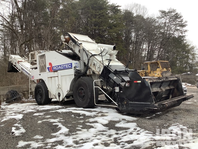 2011 Roadtec SB-2500D Wheel Asphalt Transfer Machine in Oak Ridge ...