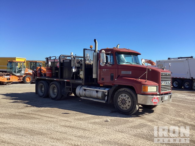 1997 Mack CH613 6x4 Fuel and Lube Truck in Humble, Texas, United States ...