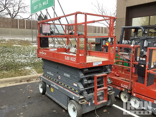 2014 Skyjack SJIII-4632 Electric Scissor Lift in St. Paul, Minnesota ...
