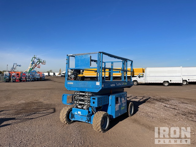 2013 Genie GS3369RT Dual Fuel 4x4 Scissor Lift in Phoenix, Arizona ...