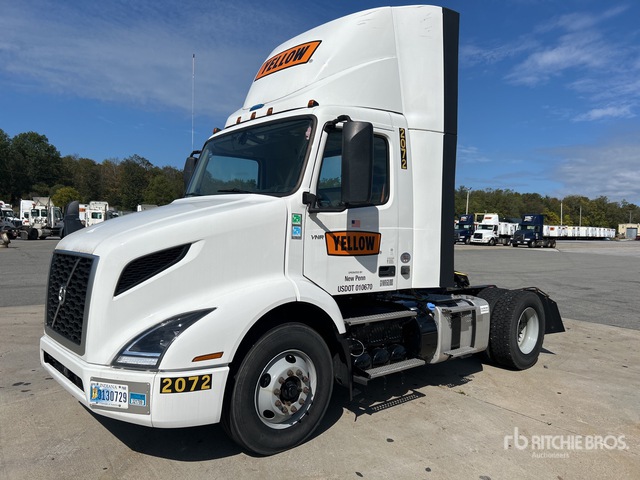 2022 Volvo VNR 4x2 S/A Day Cab Truck Tractor | Ritchie Bros. Auctioneers