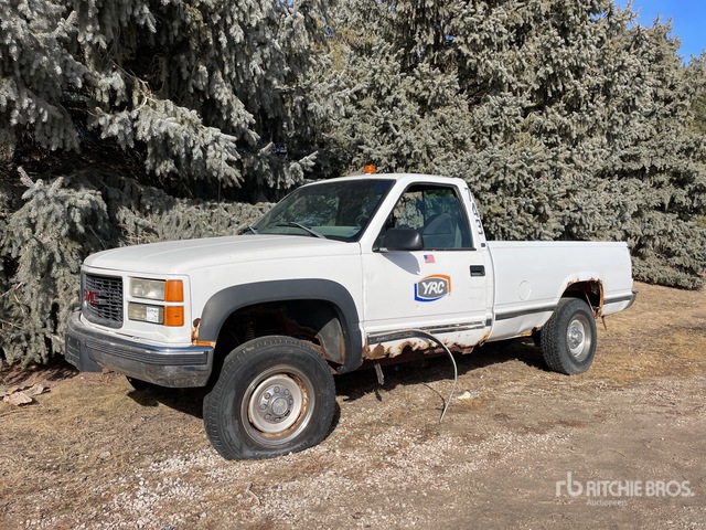 1999 GMC Sierra 2500 SL 4x4 Pickup (Inoperable) | Ritchie Bros. Auctioneers