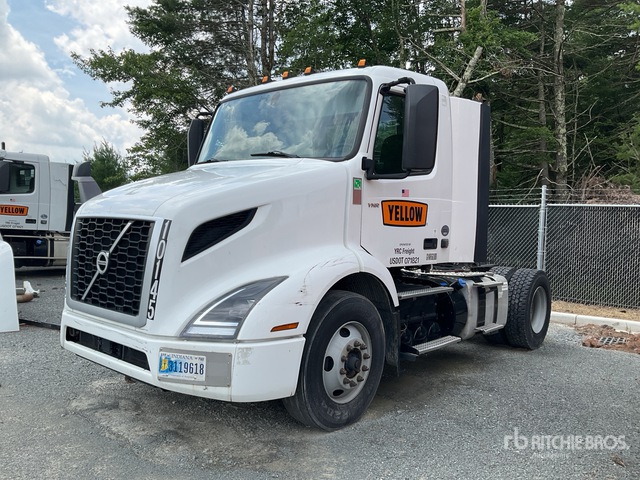 2022 Volvo VNR300 4x2 S/A Day Cab Truck Tractor | Ritchie Bros. Auctioneers